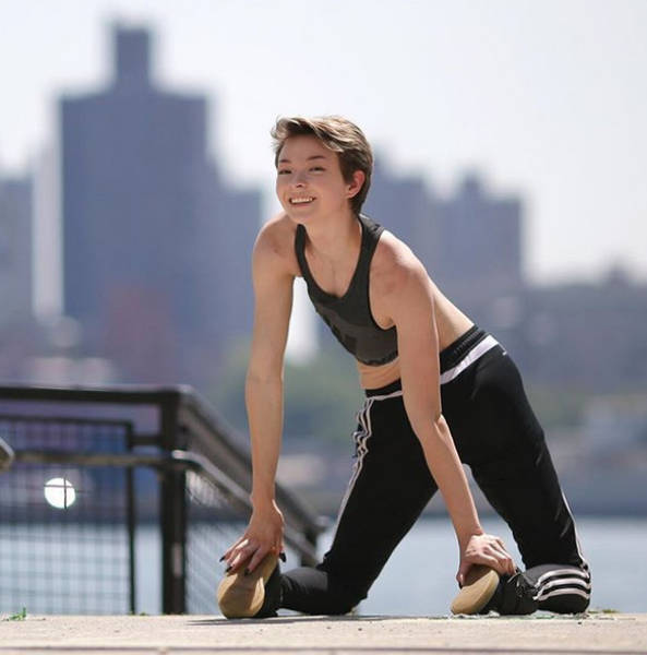 This American Contortionist Girl Is Ultra Flexible 27 Pics