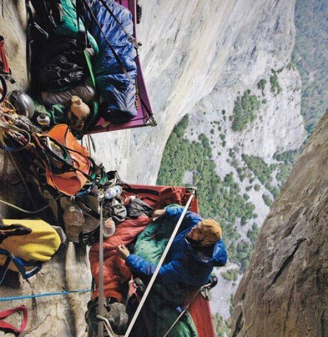 How Climbers Sleep When They’re Hanging High In The Mountains (45 pics ...