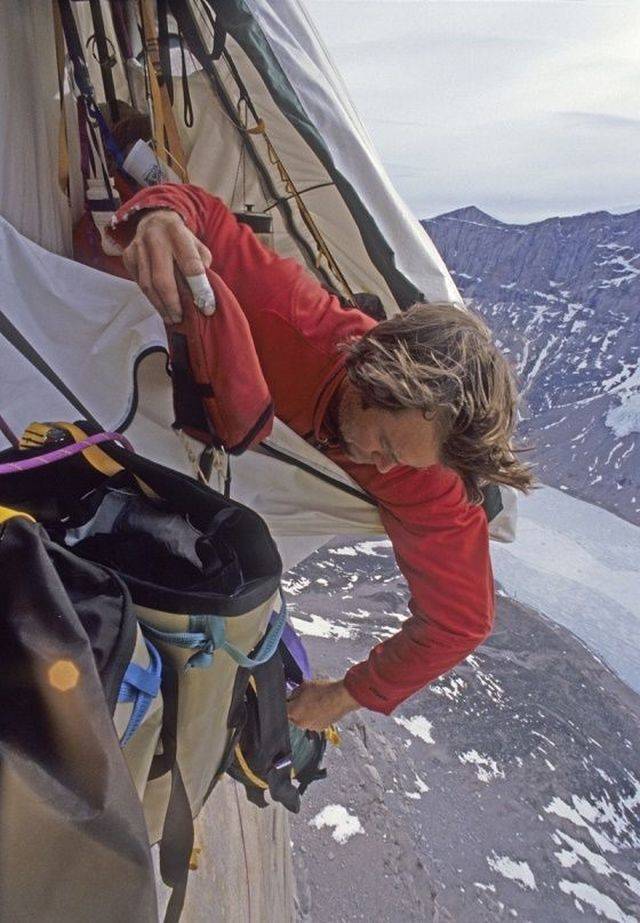 How Climbers Sleep When They’re Hanging High In The Mountains (45 pics ...