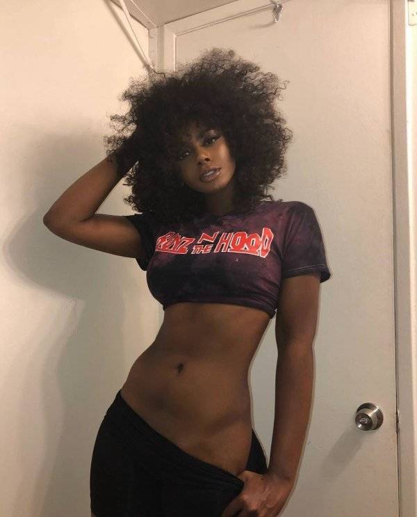 Girls With Awesome Hip Bones 47 Pics