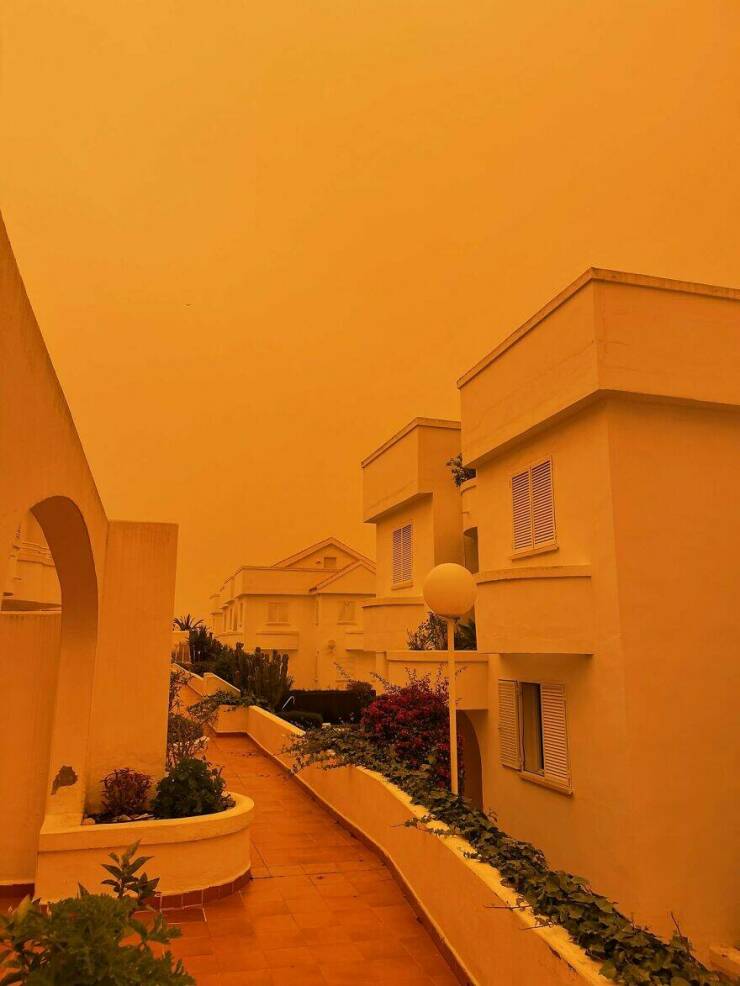 Between Worlds: Capturing The Surreal Beauty Of Liminal Spaces (30 PICS ...