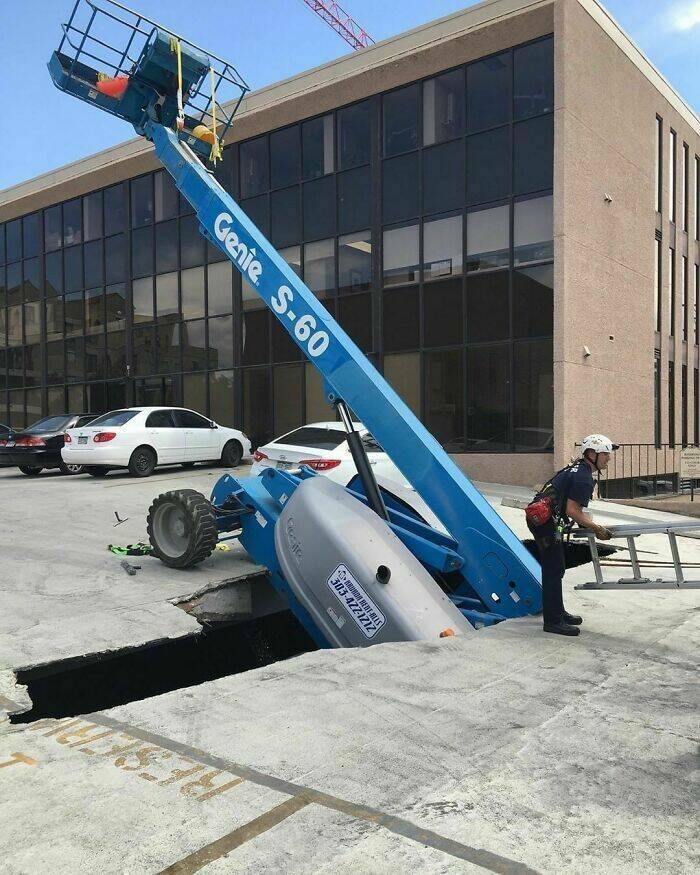 Construction Fails: Workers' Attempts To Take Shortcuts Gone Wrong (30 ...