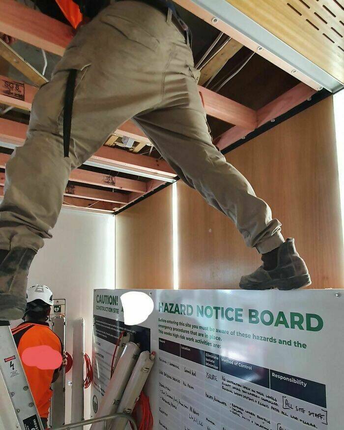 Construction Fails: Workers' Attempts To Take Shortcuts Gone Wrong (30 ...