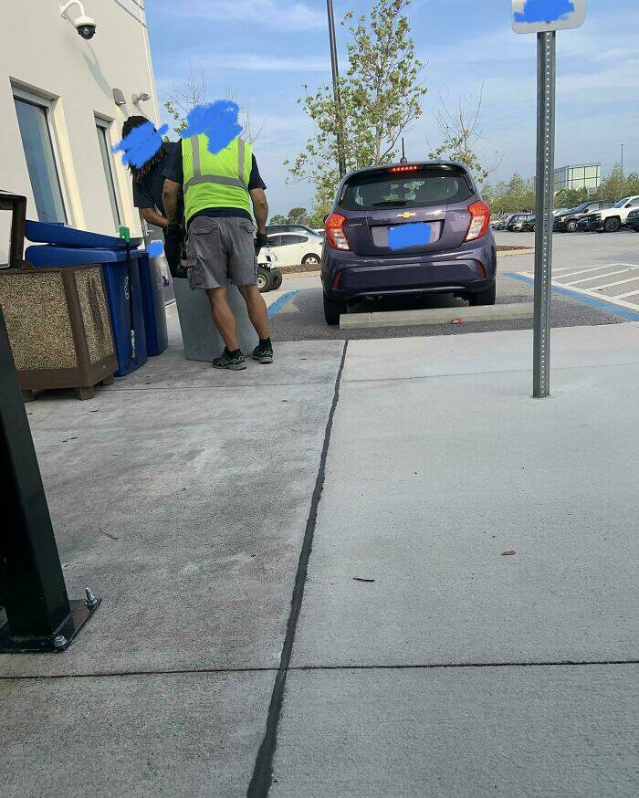 Professional Frontiers Ignored: Unacceptable Behavior At Work (48 PICS ...