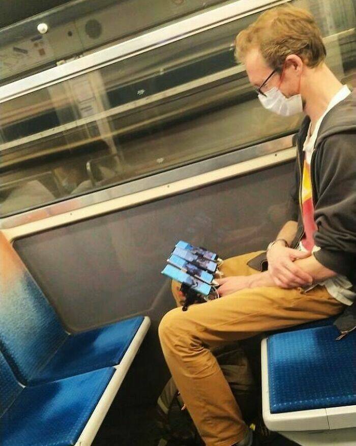 Metro Madness: Unhinged Moments Captured On The Parisian Subway (49 ...