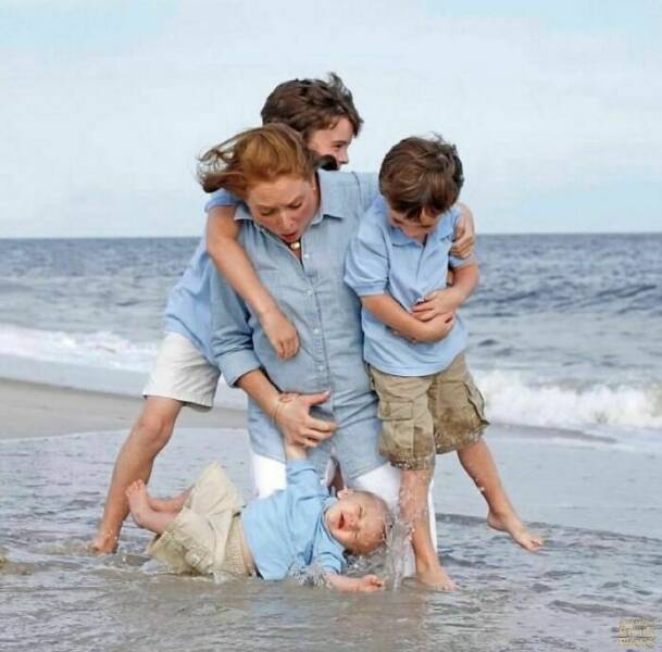 Cringe-Worthy Family Photos That Deserve The Spotlight (47 PICS ...