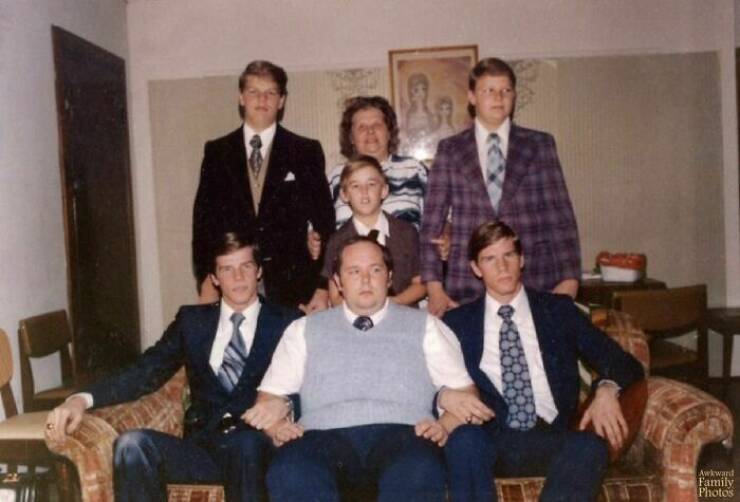 Cringe-Worthy Family Photos That Deserve The Spotlight (47 PICS ...