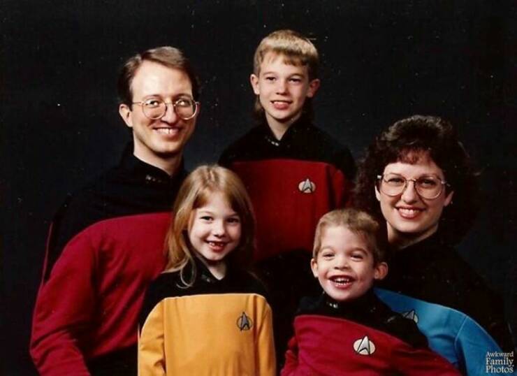 Cringe-Worthy Family Photos That Deserve The Spotlight (47 PICS ...