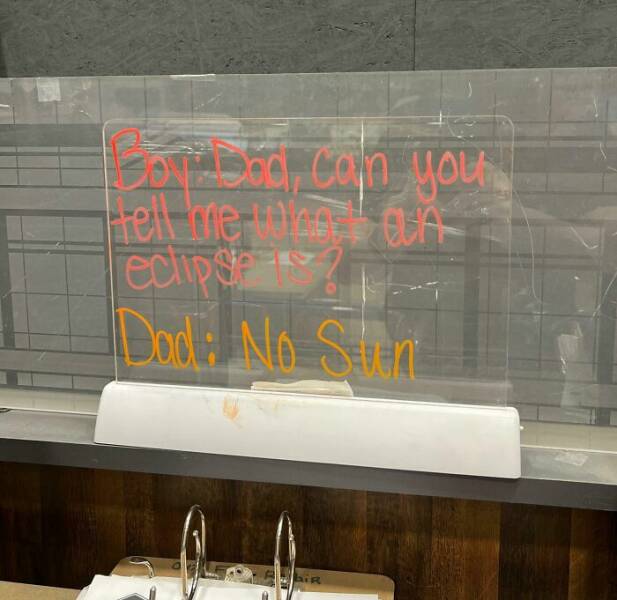 Coworkers Who Turned The Office into A Comedy Show (42 PICS) - Izismile.com