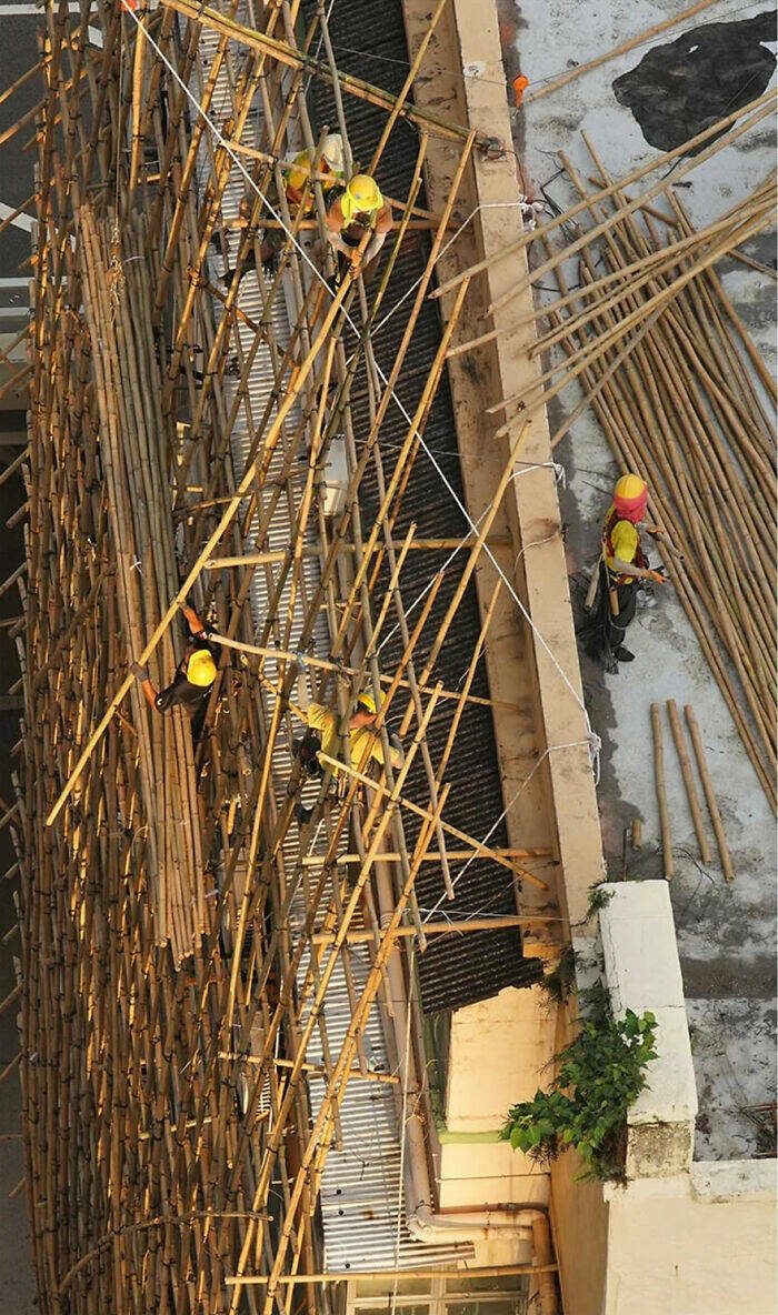 Photos Reveal The Undeniable Skills Behind This High-Risk Job in Hong ...