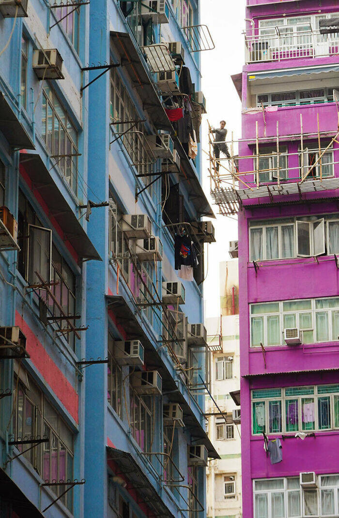 Photos Reveal The Undeniable Skills Behind This High-Risk Job in Hong ...
