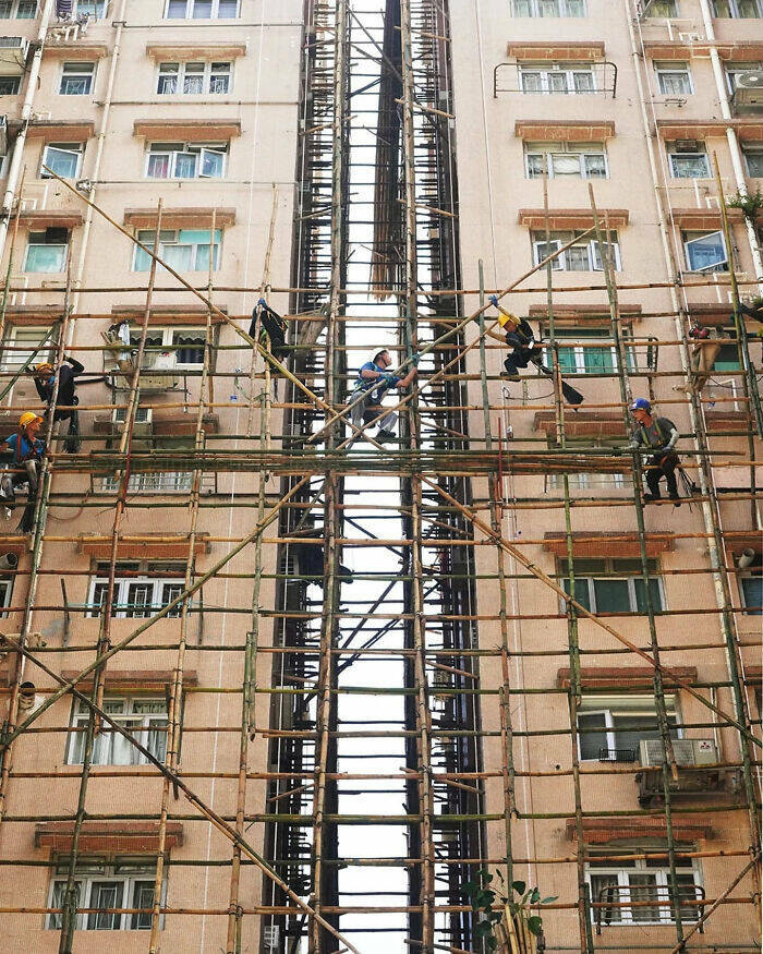 Photos Reveal The Undeniable Skills Behind This High-Risk Job in Hong ...