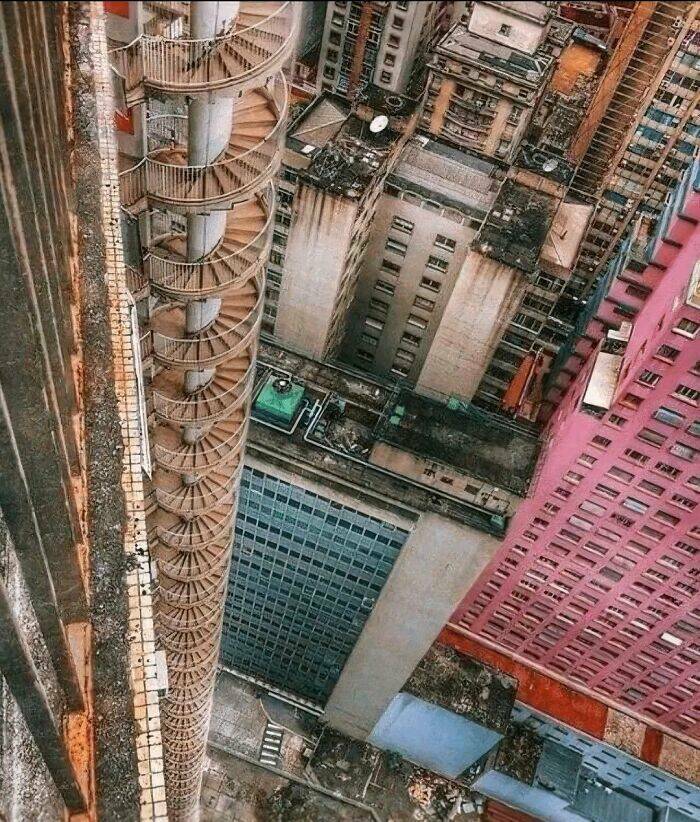 Giant Things That Give People The Creeps (48 PICS) - Izismile.com