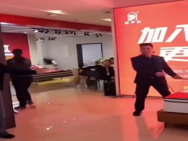 Chinese Bed Company Introduced Unique Model for Couples (VIDEO ...