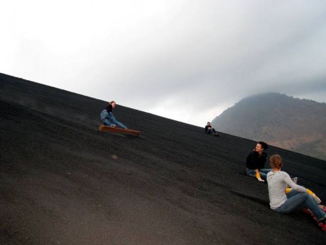 Volcano boarding (18 pics) - Izismile.com