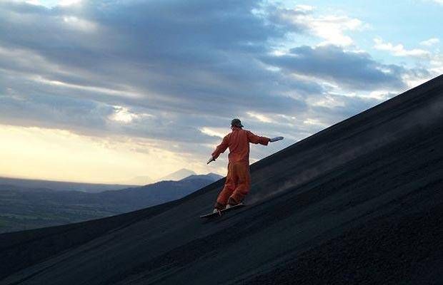 Volcano boarding (18 pics) - Izismile.com