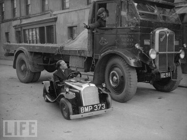 Very small cars (16 pics) - Izismile.com