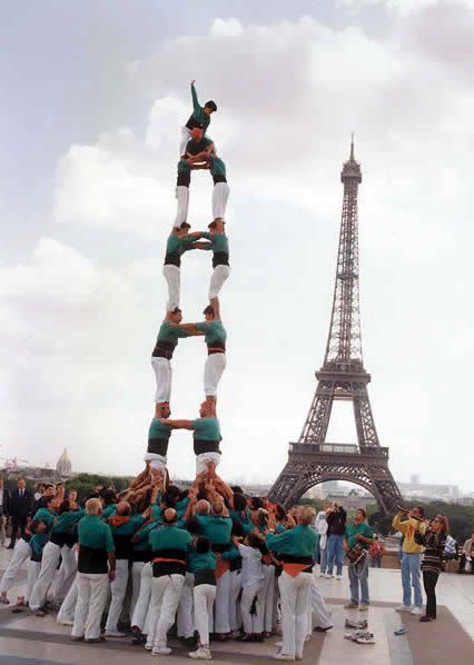 Human pyramids (10 pics) - Izismile.com