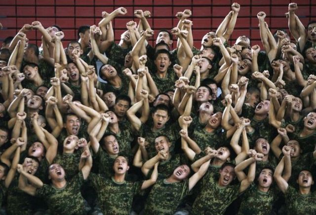 Funny Chinese soldiers (12 pics) - Izismile.com