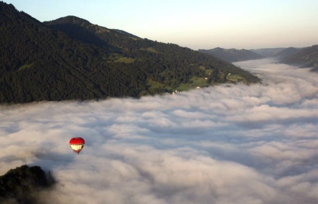 During the flight. Very beautiful pictures (38 pics) - Izismile.com