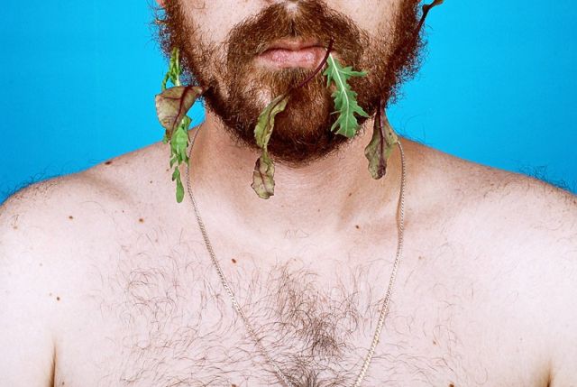 It’s not easy to eat with a beard ;) (9 pics) - Izismile.com