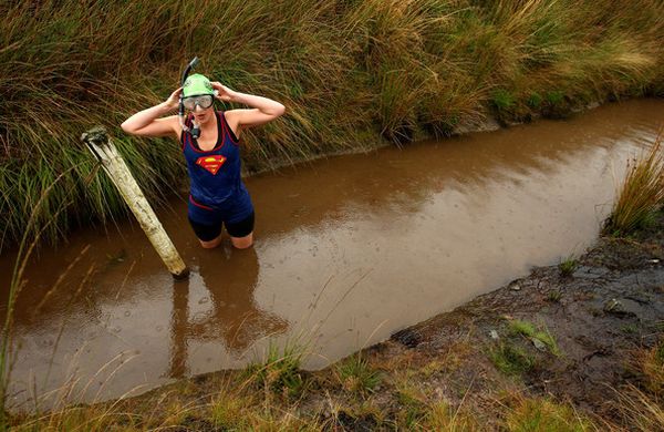 2009 World Bog Snorkeling Championships (14 pics) - Izismile.com