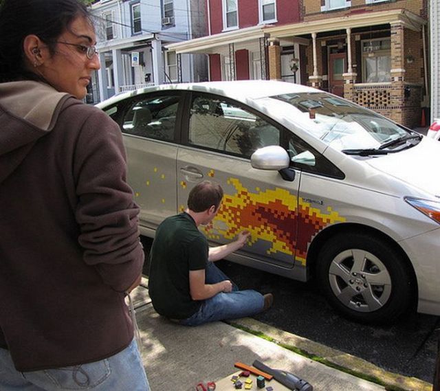 Pixel flame on a car (13 pics) - Izismile.com
