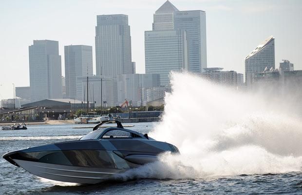 The fastest boat ever built - The XSR military interceptor and other ...