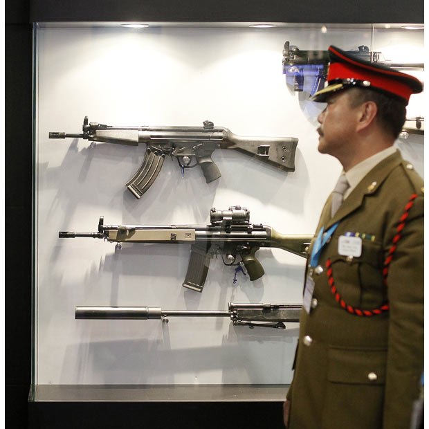 The fastest boat ever built - The XSR military interceptor and other ...