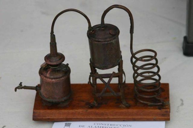 Home distillation apparatus from around the world (27 pics) - Izismile.com