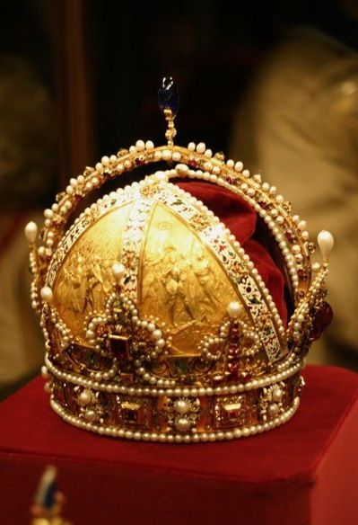 Royal crowns and tiaras (47 pics) - Izismile.com