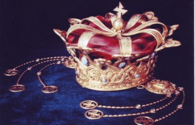 Royal crowns and tiaras (47 pics) - Izismile.com