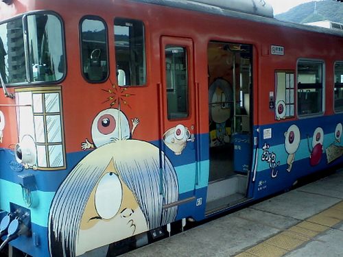 Japanese painted train wagons (33 pics) - Izismile.com