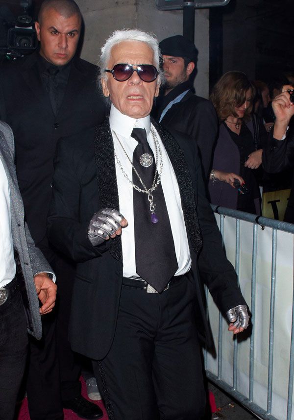 Extravagant Prince in Paris with Princess RiRi (5 pics) - Izismile.com