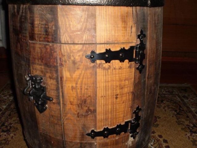 Barrel fridge (11 pics) - Izismile.com