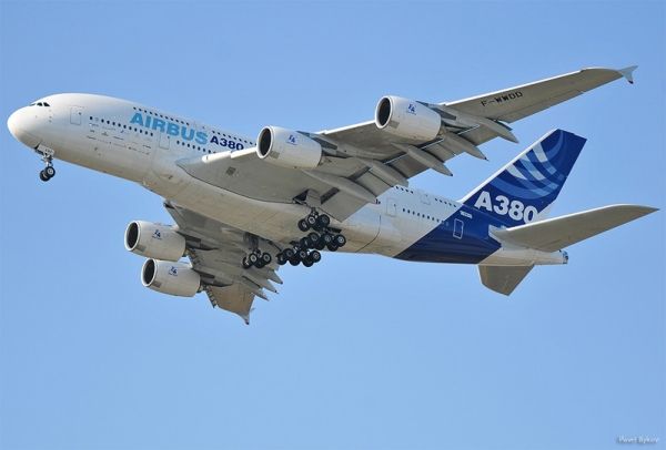 The Biggest Passenger Plane Airbus A380 (14 pics) - Izismile.com