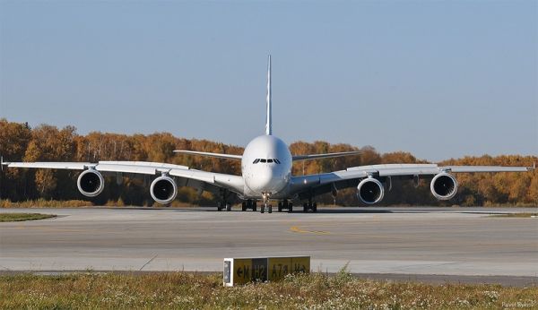 The Biggest Passenger Plane Airbus A380 (14 pics) - Izismile.com
