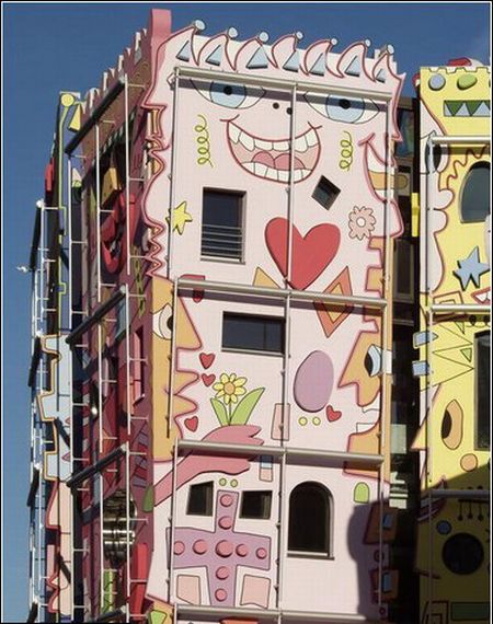 Happy Rizzi House (8 pics) - Izismile.com