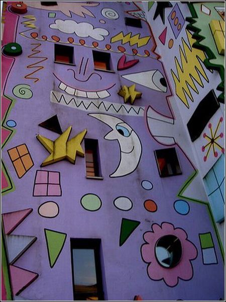 Happy Rizzi House (8 pics) - Izismile.com