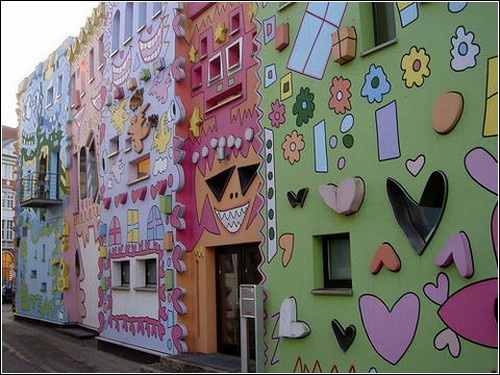 Happy Rizzi House (8 pics) - Izismile.com
