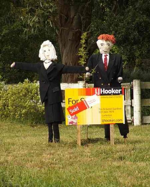 Really Horrible Scarecrows ;) (9 pics) - Izismile.com