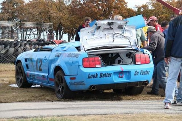 Crashed Mustang :( (11 pics) - Izismile.com