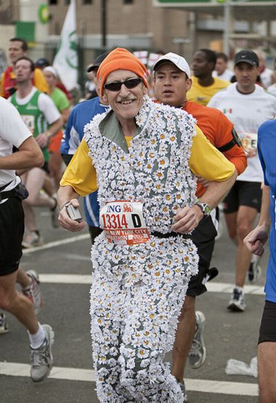 The Coolest Costumes of 2009 NYC Marathon (25 pics) - Izismile.com