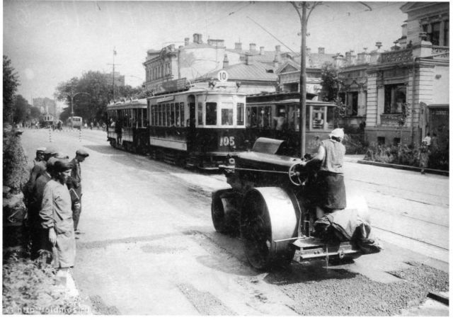Unusual Transport in Moscow Back Then (20 pics) - Izismile.com