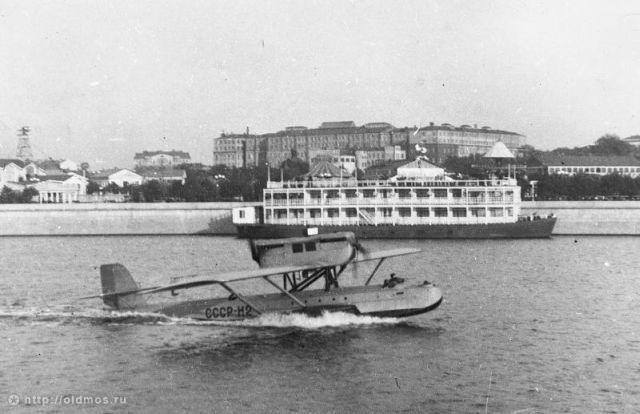 Unusual Transport in Moscow Back Then (20 pics) - Izismile.com