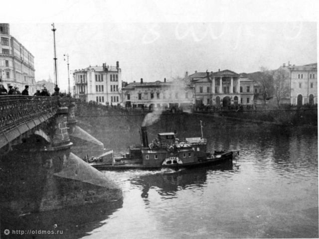 Unusual Transport in Moscow Back Then (20 pics) - Izismile.com