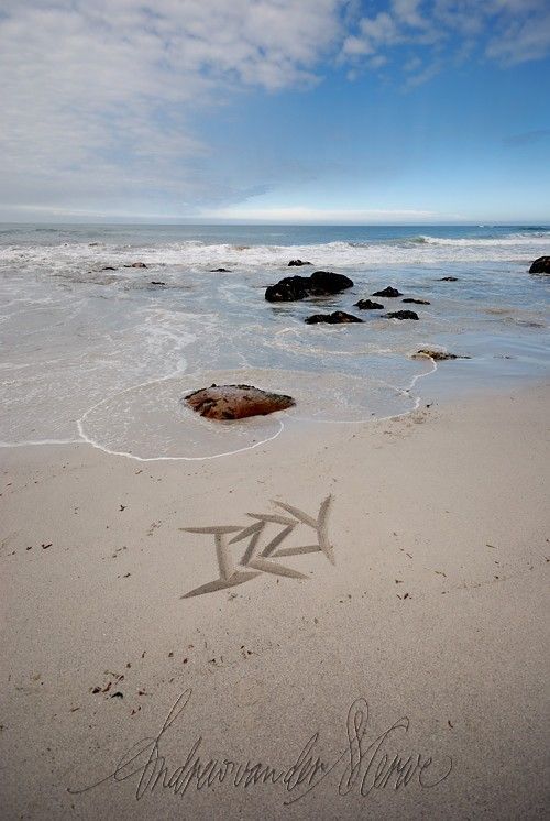 Beautiful Calligraphy Art on the Sand (32 pics) - Izismile.com