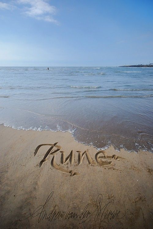 Beautiful Calligraphy Art on the Sand (32 pics) - Izismile.com