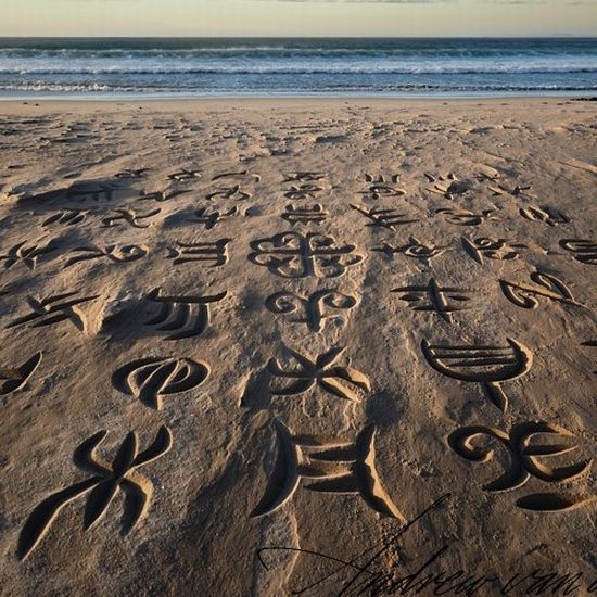 Beautiful Calligraphy Art on the Sand (32 pics) - Izismile.com