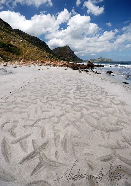 Beautiful Calligraphy Art on the Sand (32 pics) - Izismile.com